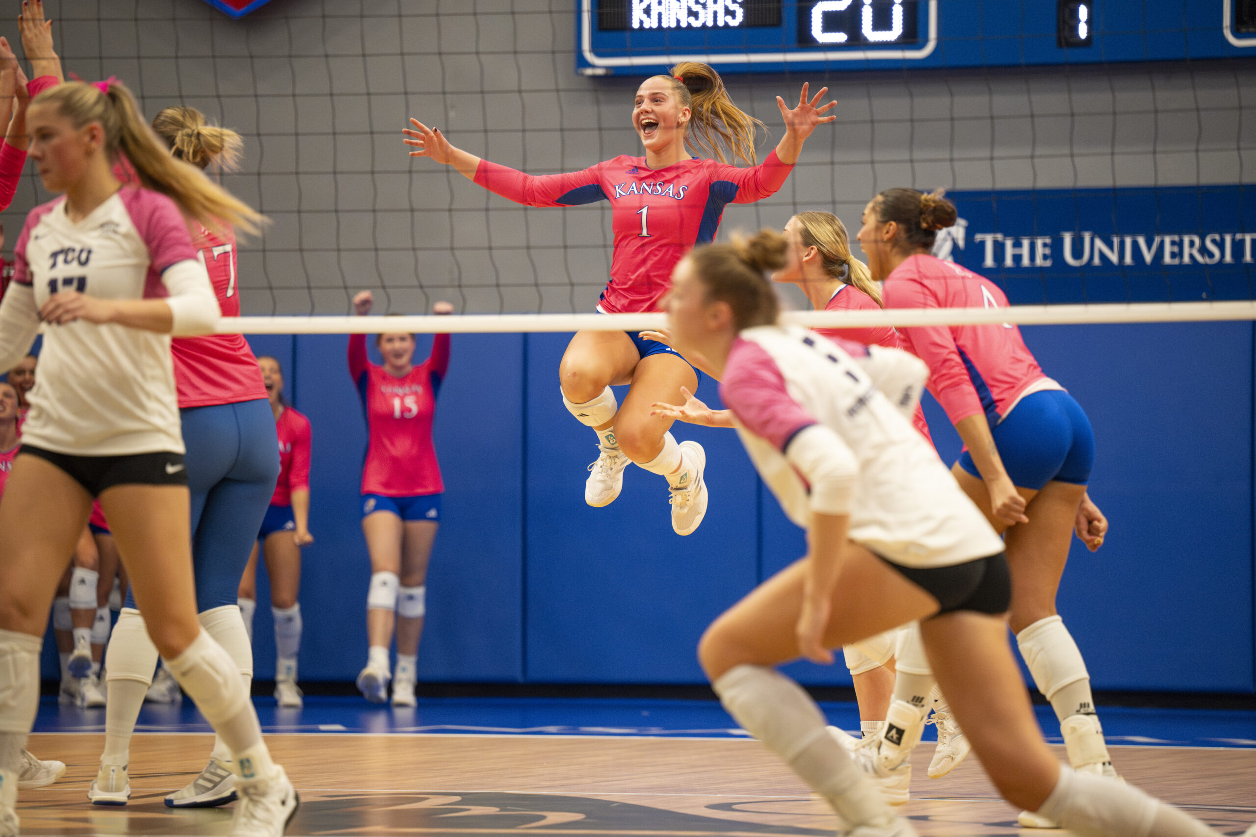 First-set comeback helps propel Kansas volleyball to home sweep of No ...